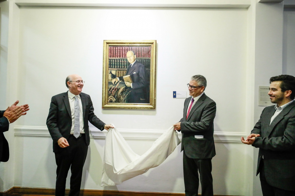 Ministro Marcel y presidente del BID realizan homenaje a Felipe Herrera, el fundador del BID